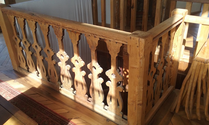 Recycled Wood Staircase Railings - Cody Goul - Gringo Perdido